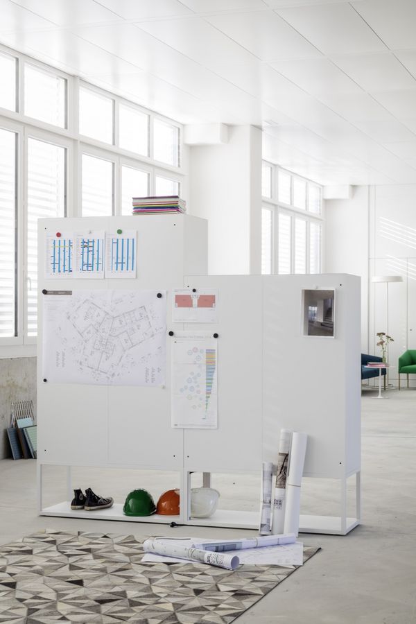 Arbeitswelt 06 - LO Locker als Präsentationswand - Büromöbel ...